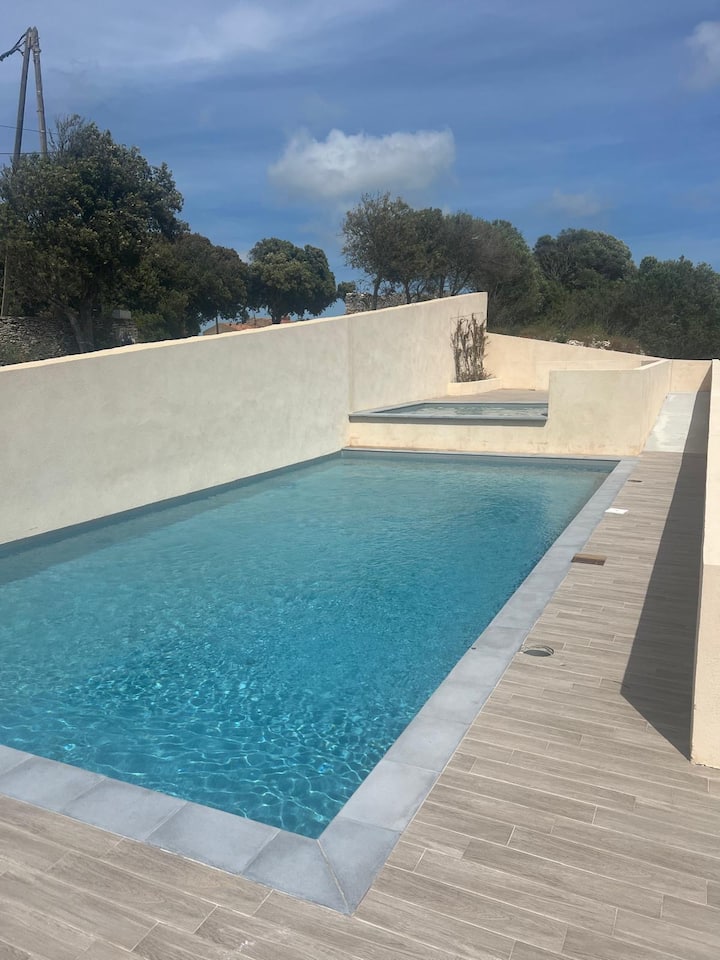3-bedroom Duplex With Pool - Bonifacio