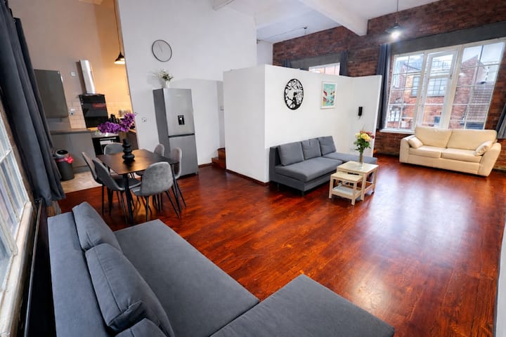 City Centre Apt–sleeps 8, Parking, Shops & Trains - Liverpool