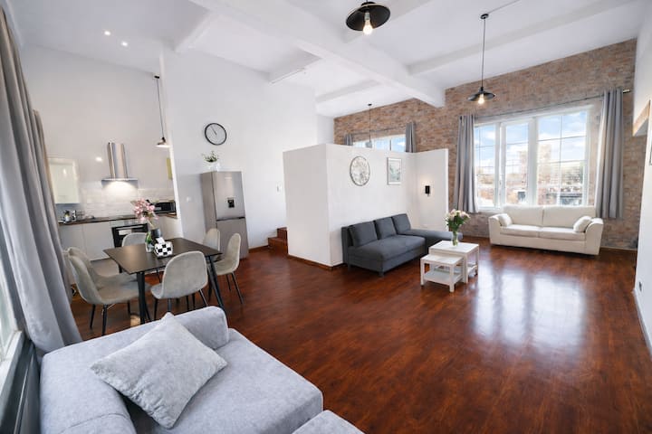 Central Apt, Parking, Walk To Shops, Bars & Trains - Liverpool