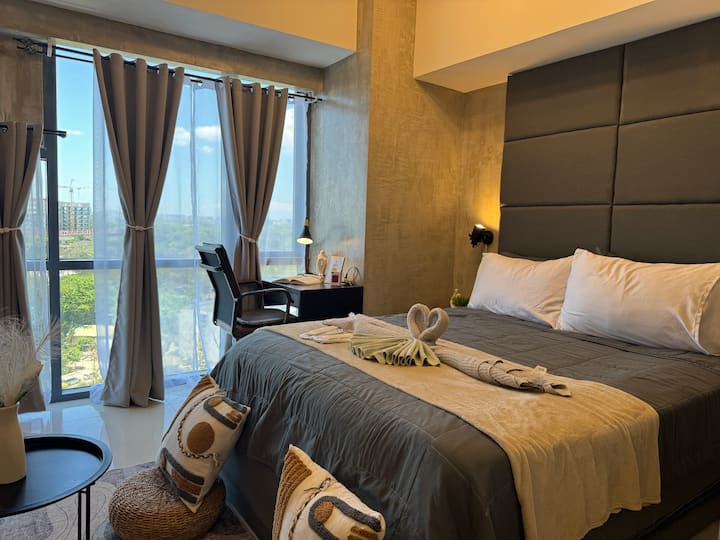 Cozy Staycation With View Near Venice In Viceroy - Taguig
