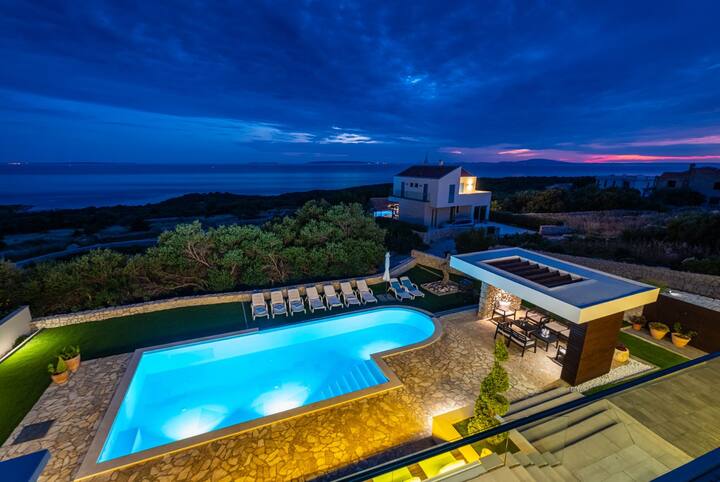 Resort Villa Moses
S Privatnim Bazenom - Novalja