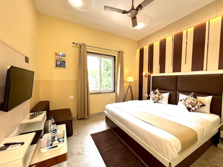 The Orchid Retreat Agra - Stay Near Taj Mahal - Agra
