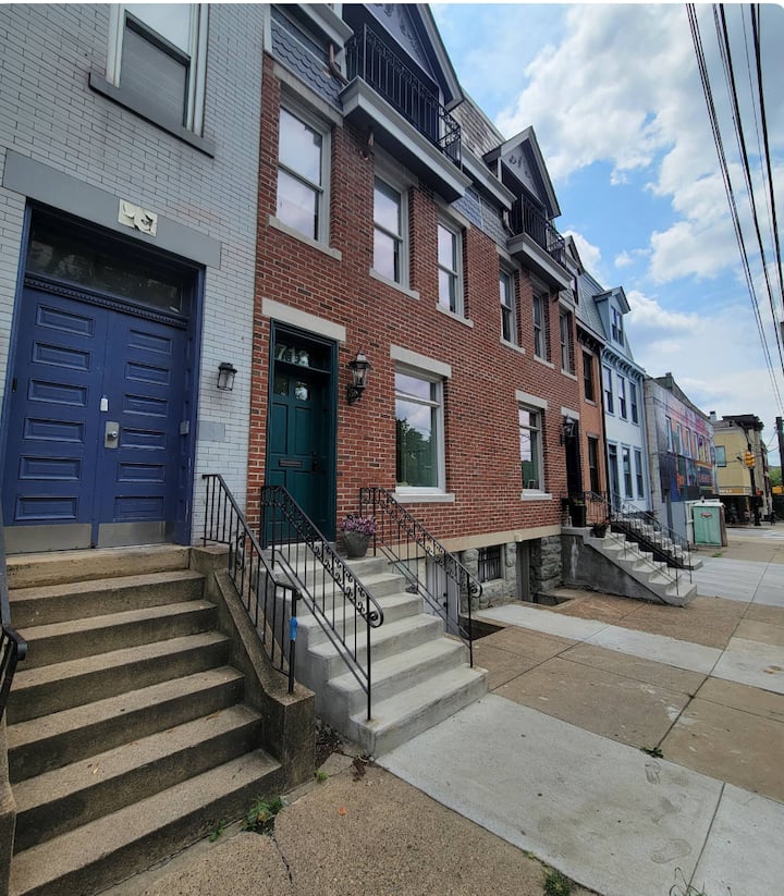 Urban Oasis Historic Deutschtown (Small)loft - Pittsburgh, PA