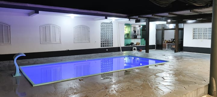 Casa Com Piscina Para 15 Pessoas 200m Da Praia - Matinhos