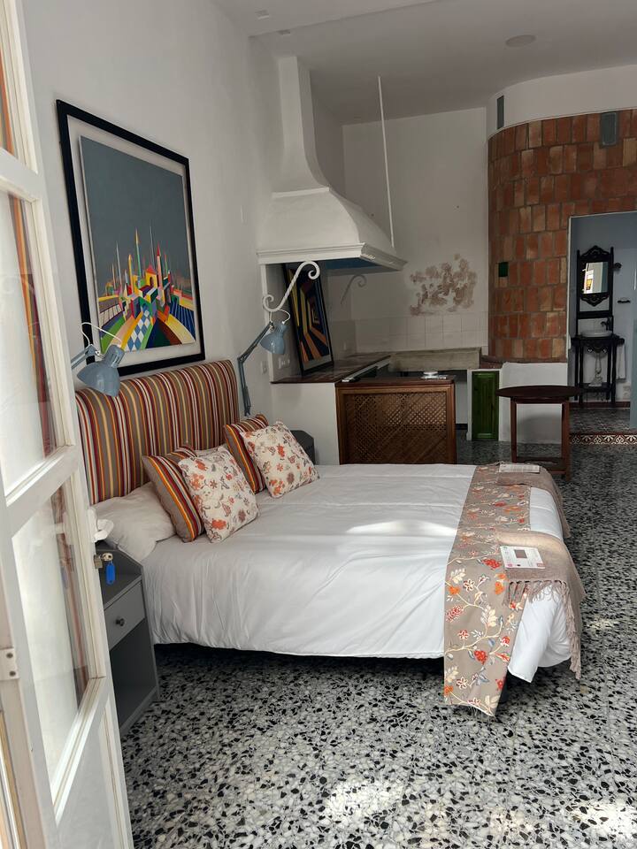 La Casa Del Niño Y El Gato 2 - Cádiz