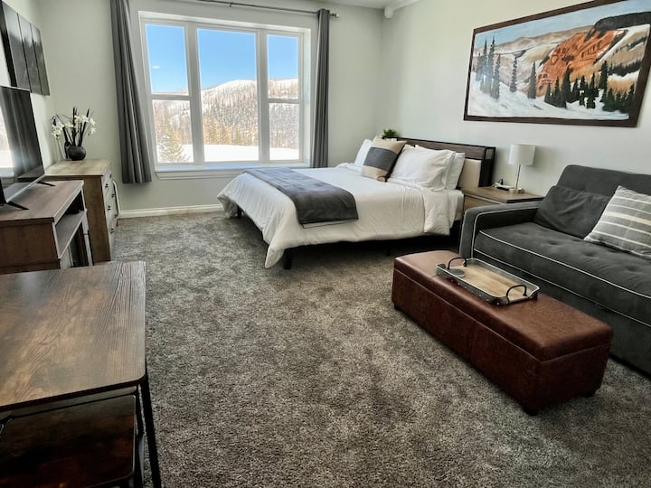 Cozy Updated Studio *King Bed* - Brian Head, UT