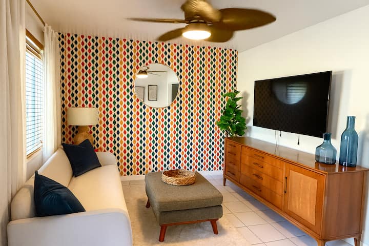 Colorful Retro Oasis• Cozy + Steps To Beach #3 - Deerfield Beach, FL