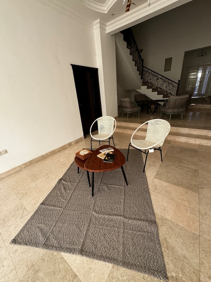 Shadow - Muscat