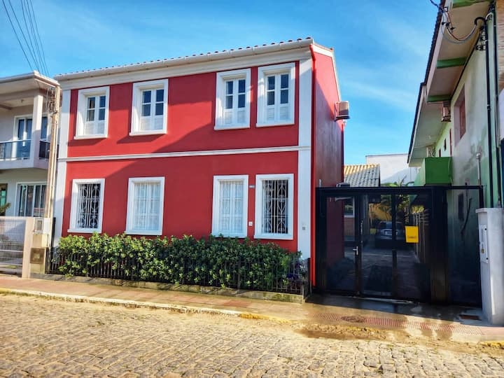 Sobrado Estilo Açoriano No Centro Histórico: Apt 1 - Garopaba