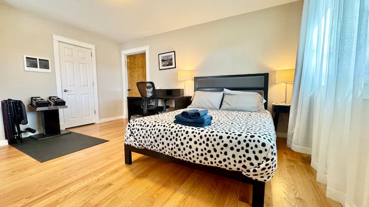 Quiet & Cozy Guest Suite W/ Private Bath + Gym - Santa Clara, CA