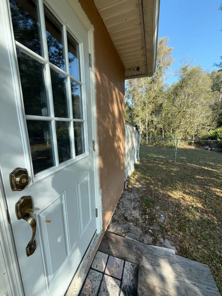 Beautiful Efficiency To Relax - Lehigh Acres, FL