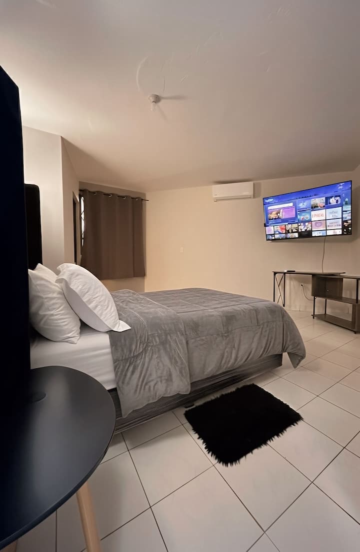 New! Central/beach House + Wifi | Sleeps 10 - Tampico