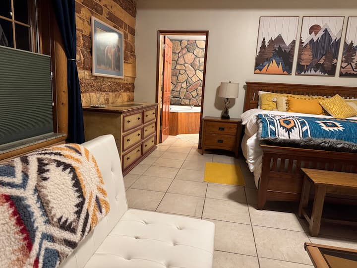 Master Suite In Cabin | Pecos River | Meal Add-ons - Pecos Canyon State Park, Tererro