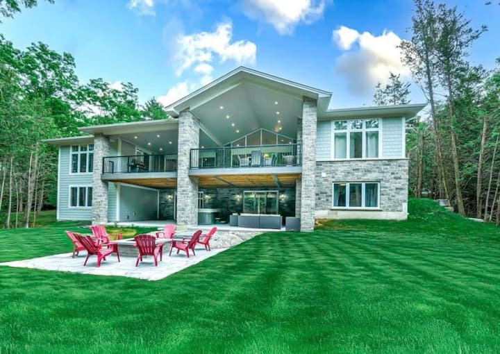 Luxury Lakeview Retreat - Grand Bend