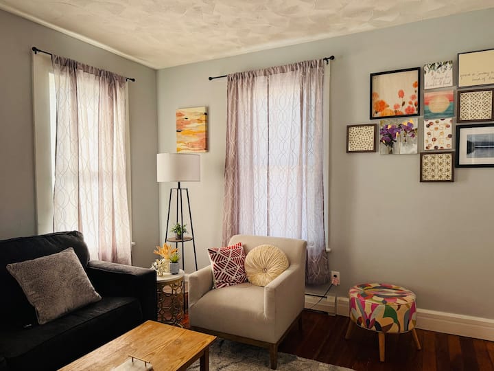 Bridge St Loft | 3 Bed Apt In The Heart Of 12414 - Catskill, NY