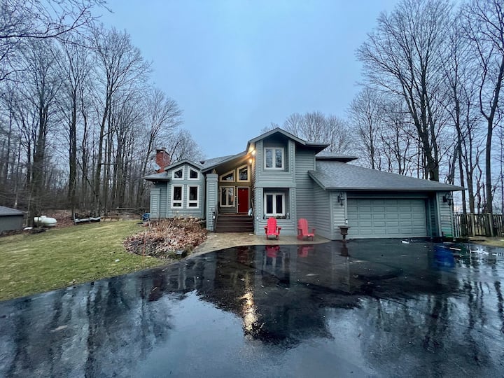 Rustic Cottage In Milton - Ontario
