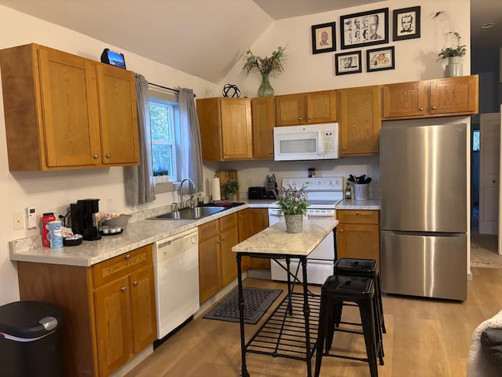The Celoron House, Peaceful And Close To The Lake! - Jamestown, NY