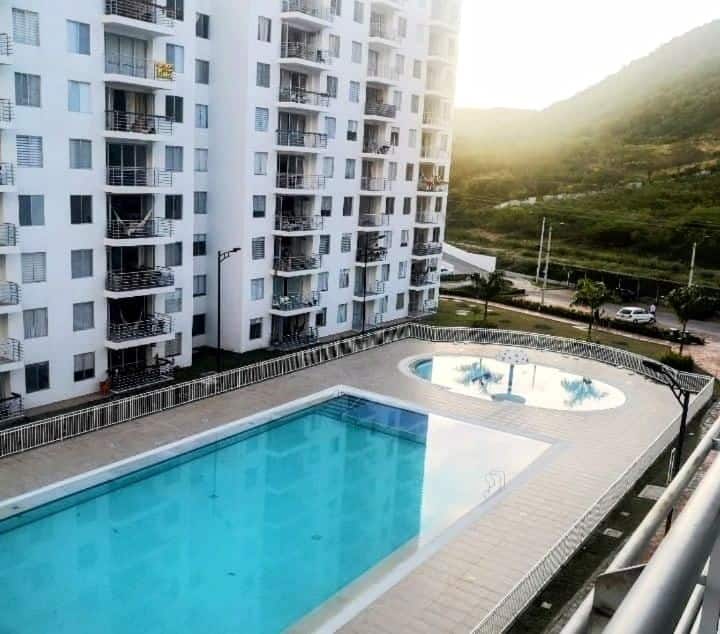 Apartamento, 80 M2, 6 Pisicinas, 3 Hab, 8 Camas, - Girardot