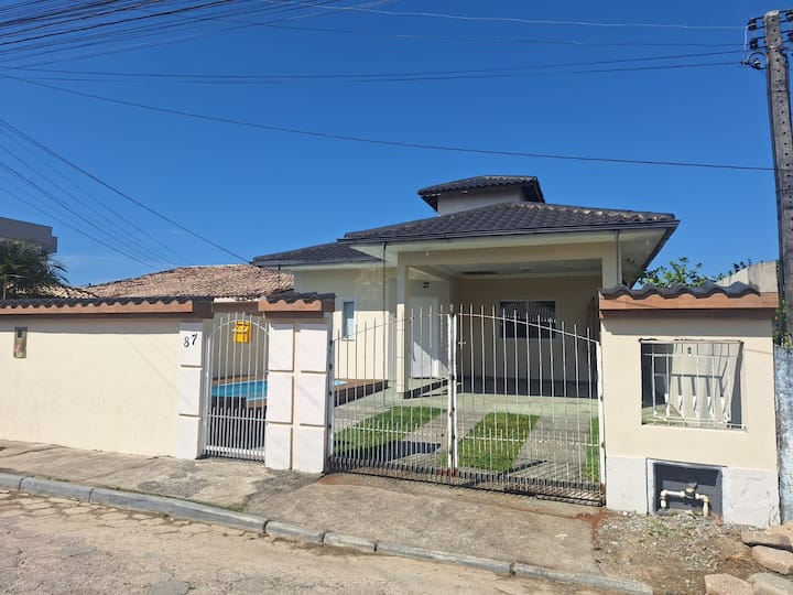 Casa Com Piscina E Churrasqueira - Palhoça