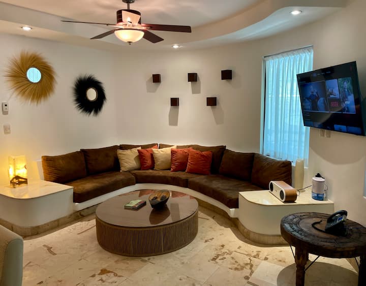 2br Escape • 1 Block To Beach & 5th • Pool+gym - Playa del Carmen