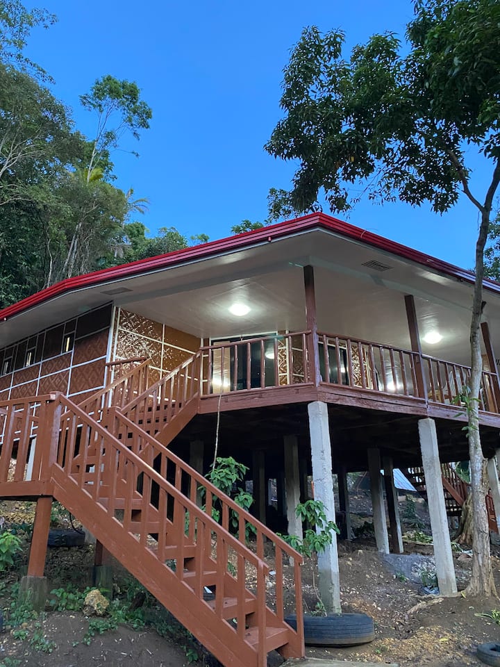 Corella Holiday Home - Loay