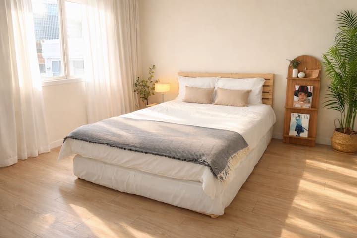 Safe & Cozy | 5 Min To Stn | Hongdae - Seoul