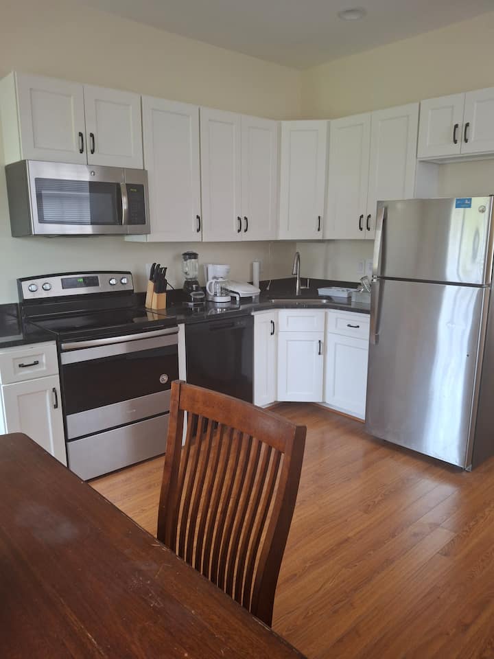 Close To Airport, Hospital, Metro & All - Reston, VA
