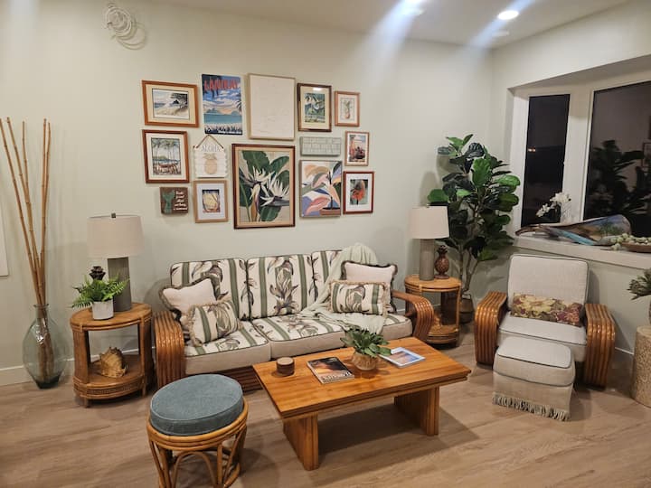 Vintage Hawaiian Getaway Escape - Kailua, HI