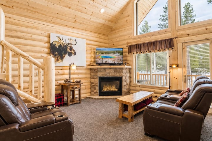 Moose Chalet+hotub+wifi+ac+20milestoyellowstone - Island Park, ID
