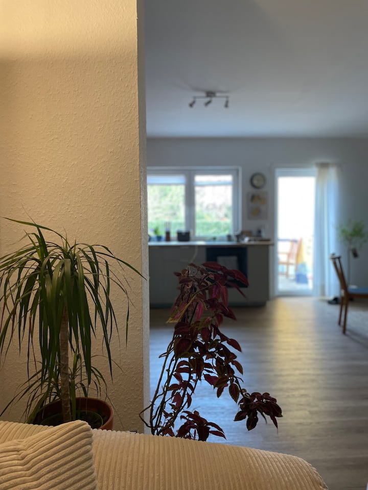 Gemütliches Zimmer In Wohnung Mit Terrasse - Keulen