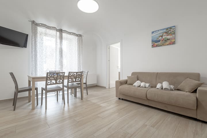 Terrasini Center Appartamento 6 Con Balcone - Terrasini