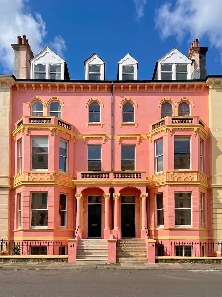 Giant Seafront Mansion Private Garden +Parking - Seaford