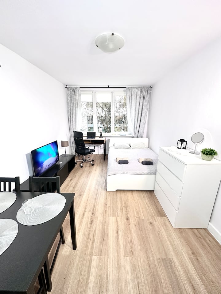 Comfortable Room With Tv Andersa Street - 華沙