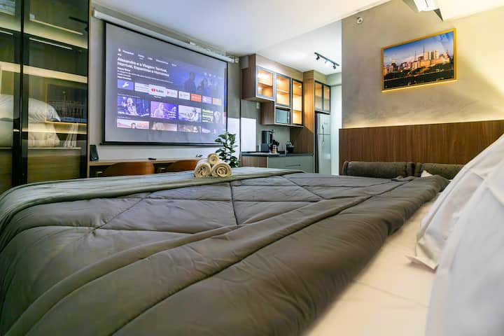 Cama King Com Cinema Em Studio De Luxo No Paraíso - São Paulo