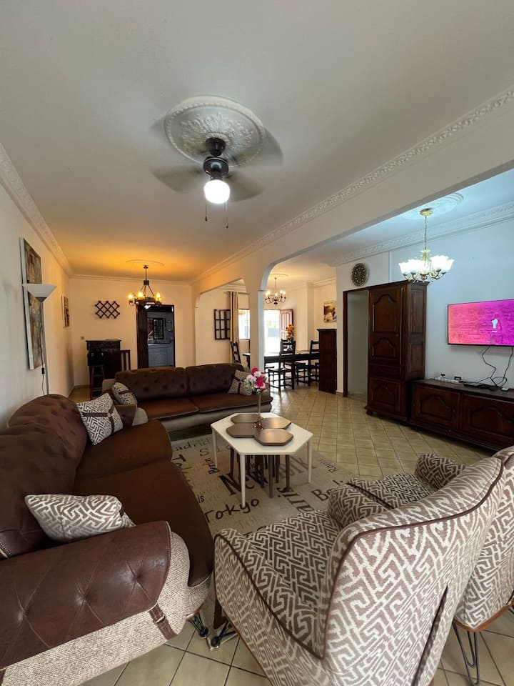 Villa 3 Chambres 2 Douches: Confort Et Sécurité - Douala