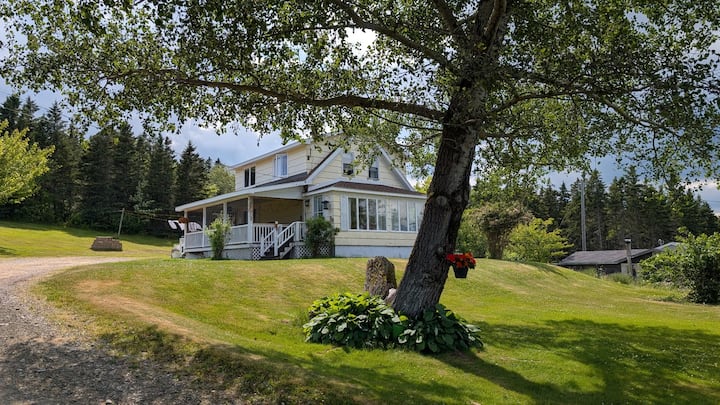 Charming Home On The Strait Of Canso - Port Hawkesbury