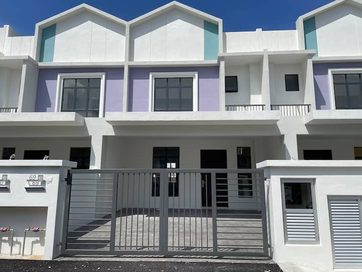Aimas 2 Homestay Senawang - Senawang