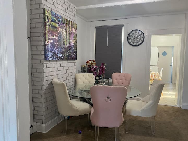 One Bed Room In 2 Bedroom House - Manhattan, NY