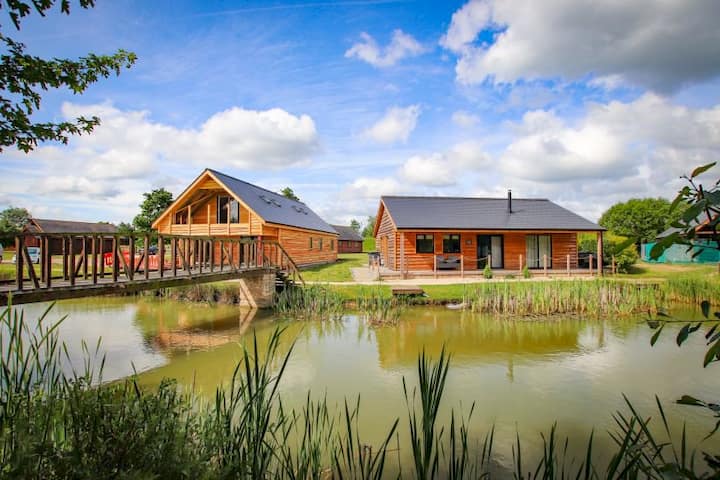Beautiful 3 Bedroom Quiet Lodge - Lincoln