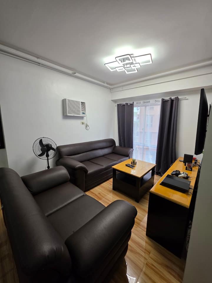 Large Renovated 2br Avida Towers Sucat Condominium - Parañaque