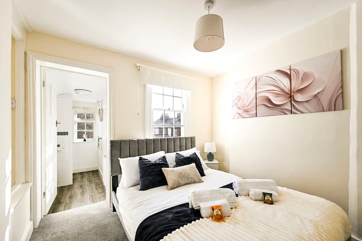 Stylish Stay, Decking, Free Parking, Near Town - Canterbury