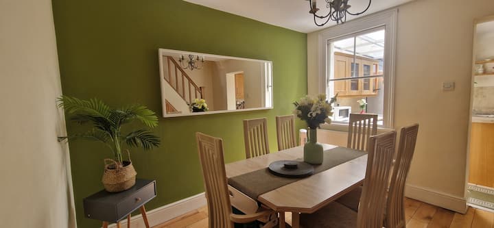 Windsor Castle Amazing Cottage. Contractor Welcome - Slough