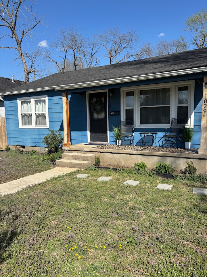 Cozy Cottage In The Heart Of Downtown Roger’s - Rogers, AR