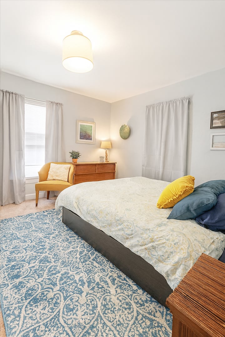 Vibrant And Playful Bungalow - Springfield, MO