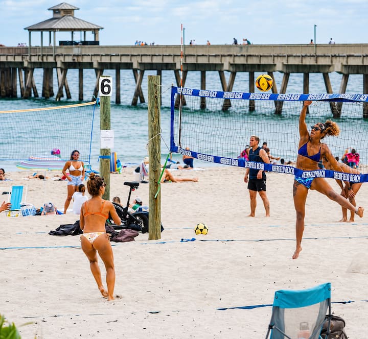 Friends, Fun •Steps To Beach • Dining, & Nightlife - Deerfield Beach, FL