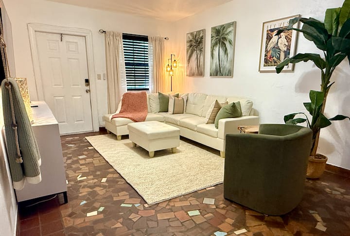 Deerfield Beach Family Apt Steps To Sand -Sleeps 4 - Deerfield Beach, FL