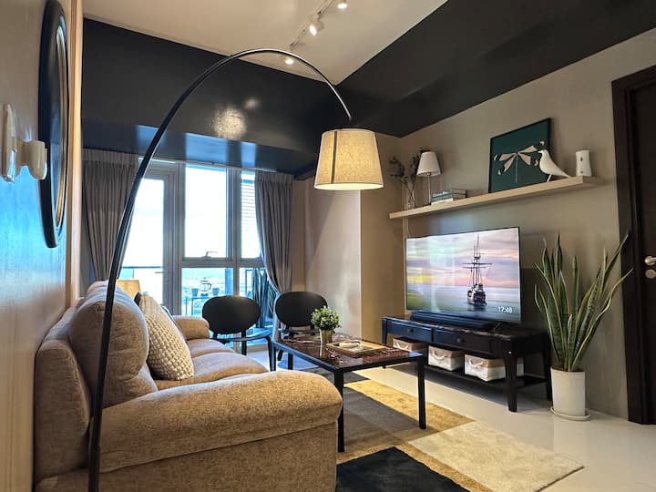 4br Apt Spacious & Modern @ Uptown Parksuites2 Bgc - Taguig
