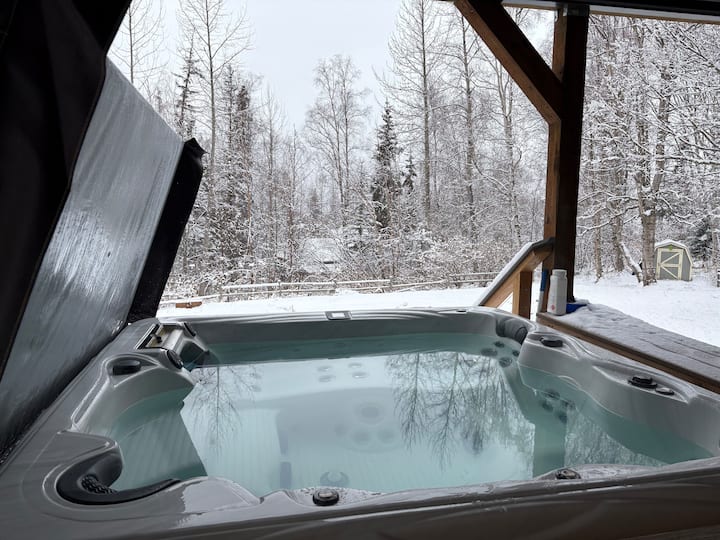 Valley View + Hot Tub - Anchorage, AK