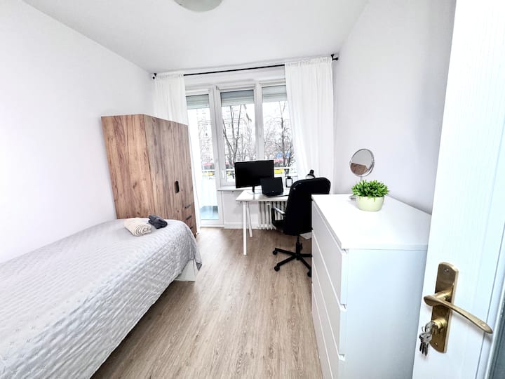 Comfortable Room With Balcony And Monitor - Warsaw