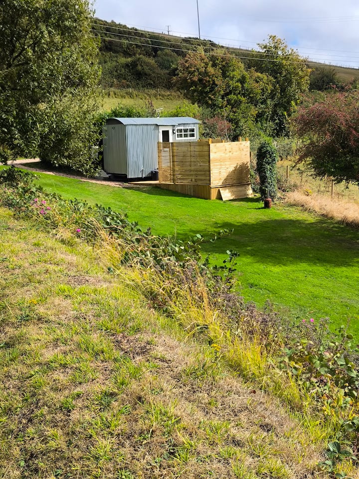 Shepherd's Hut Pet Friendly With Hottub - Weymouth, UK